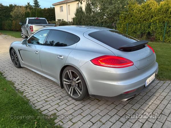 Grey Porsche Panamera 2013 in Tallinn, with an engine capacity of 3.00 L and mileage of 280 thousand km for 19999 €, photo 7 on AUTOMOTO.COM.LV