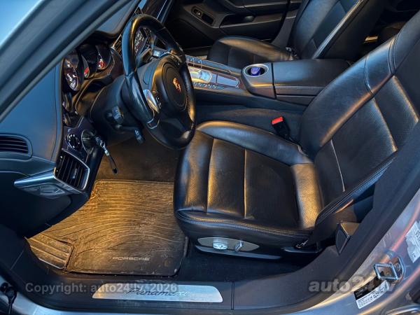 Grey Porsche Panamera 2013 in Tallinn, with an engine capacity of 3.00 L and mileage of 280 thousand km for 19999 €, photo 10 on AUTOMOTO.COM.LV