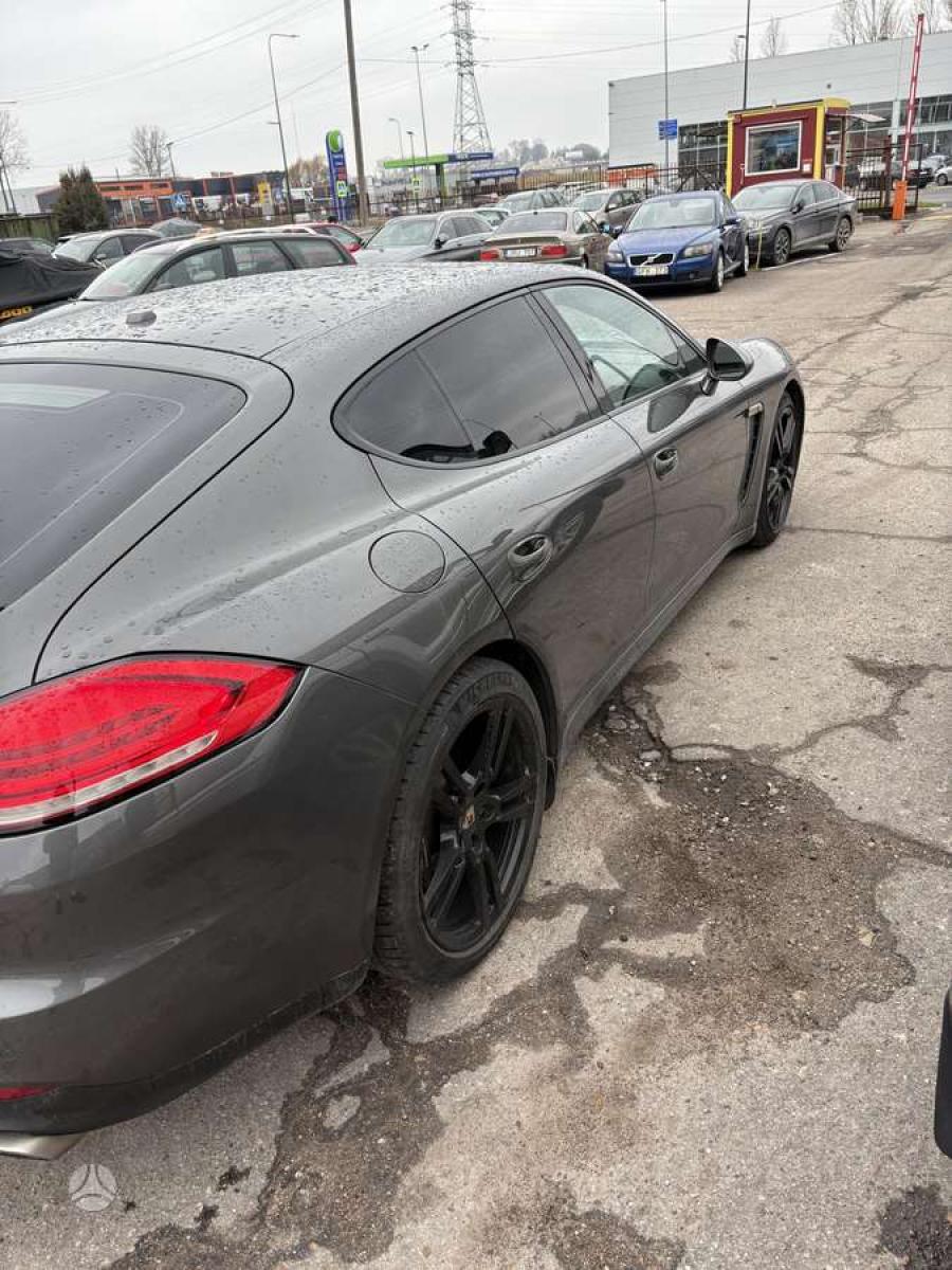 Pelēks Porsche Panamera 2014 Kauņa, ar dzinēja tilpumu 3.61 L un nobraukumu 134 tūkst. km par 14999 €, foto 6 vietnē AUTOMOTO.COM.LV