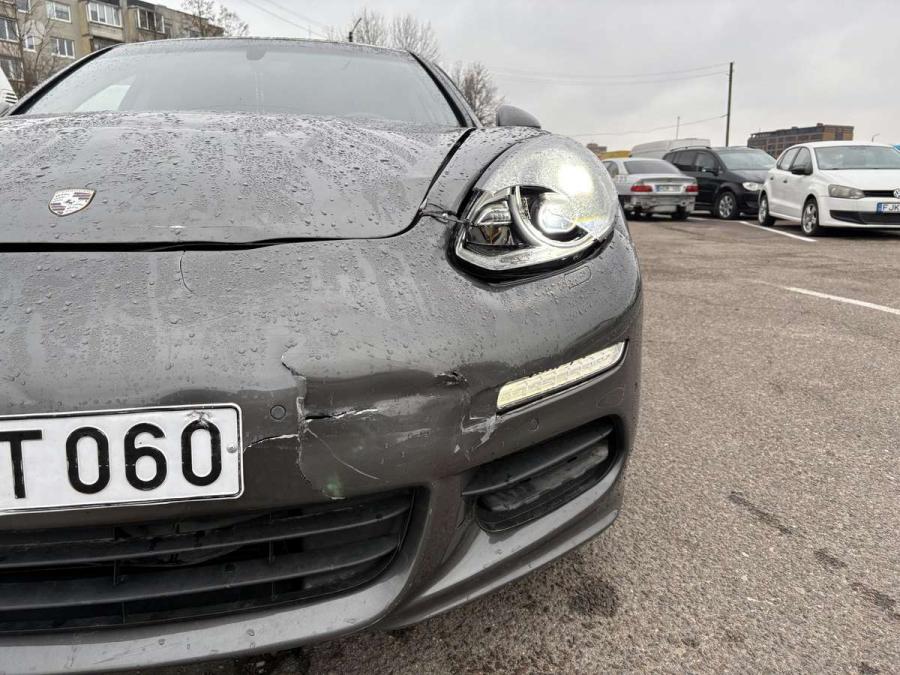 Pelēks Porsche Panamera 2014 Kauņa, ar dzinēja tilpumu 3.61 L un nobraukumu 134 tūkst. km par 14999 €, foto 9 vietnē AUTOMOTO.COM.LV