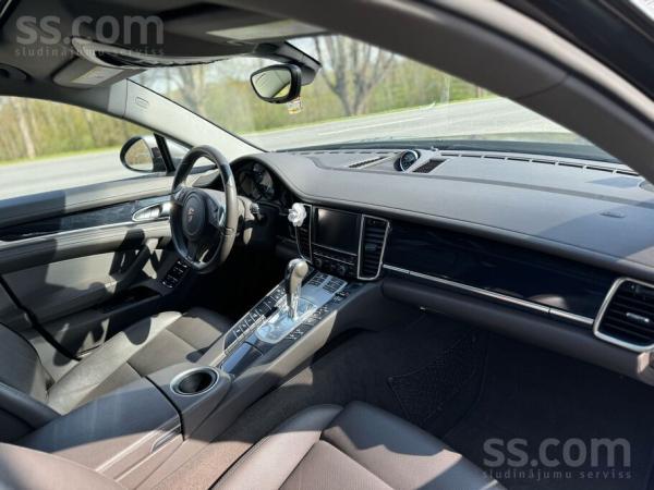 Pelēks Porsche Panamera 2014 Jelgava, ar dzinēja tilpumu 3.00 L un nobraukumu 117 tūkst. km par 39700 €, foto 9 vietnē AUTOMOTO.COM.LV