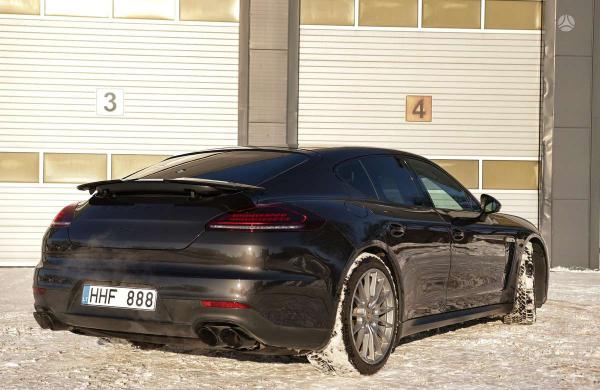 Pelēks Porsche Panamera 2014 Klaipėda, ar dzinēja tilpumu 4.81 L un nobraukumu 212 tūkst. km par 32000 €, foto 4 vietnē AUTOMOTO.COM.LV