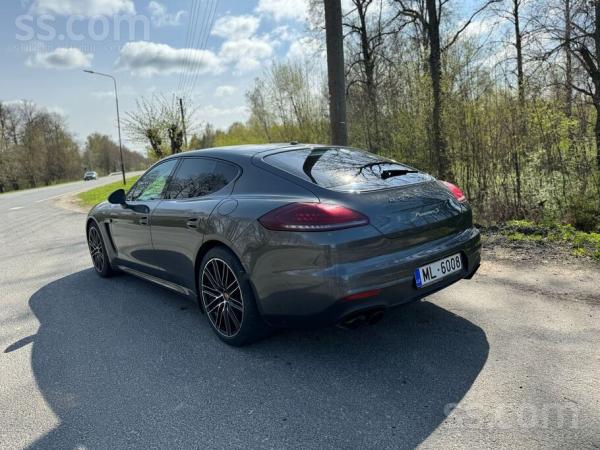 Pelēks Porsche Panamera 2014 Jelgava, ar dzinēja tilpumu 3.00 L un nobraukumu 117 tūkst. km par 32000 €, foto 3 vietnē AUTOMOTO.COM.LV