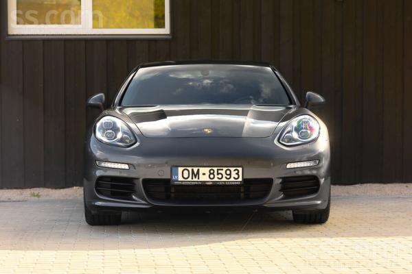 Pelēks Porsche Panamera 2014 Jelgava, ar dzinēja tilpumu 3.00 L un nobraukumu 120 tūkst. km par 33000 €, foto 2 vietnē AUTOMOTO.COM.LV