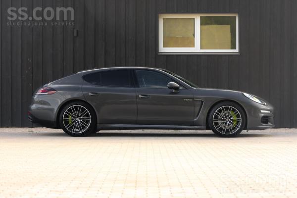 Pelēks Porsche Panamera 2014 Jelgava, ar dzinēja tilpumu 3.00 L un nobraukumu 120 tūkst. km par 33000 €, foto 4 vietnē AUTOMOTO.COM.LV