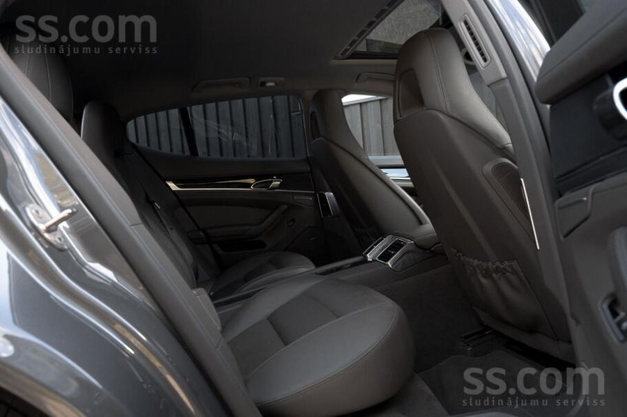 Grey Porsche Panamera 2014 in Jelgava, with an engine capacity of 3.00 L and mileage of 120 thousand km for 33000 €, photo 13 on AUTOMOTO.COM.LV