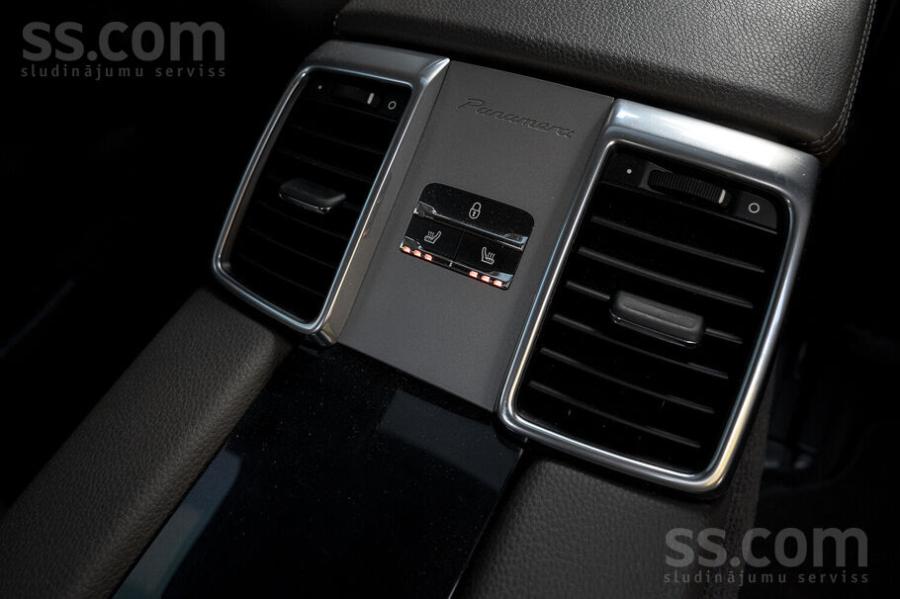 Grey Porsche Panamera 2014 in Jelgava, with an engine capacity of 3.00 L and mileage of 120 thousand km for 33000 €, photo 14 on AUTOMOTO.COM.LV
