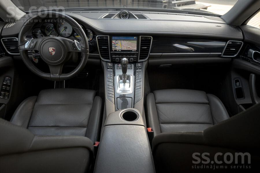 Grey Porsche Panamera 2014 in Jelgava, with an engine capacity of 3.00 L and mileage of 120 thousand km for 33000 €, photo 16 on AUTOMOTO.COM.LV
