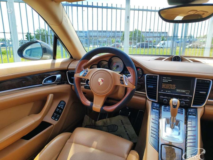 Grey Porsche Panamera 2014 in Klaipeda, with an engine capacity of 3.00 L and mileage of 121 thousand km for 24900 €, photo 5 on AUTOMOTO.COM.LV