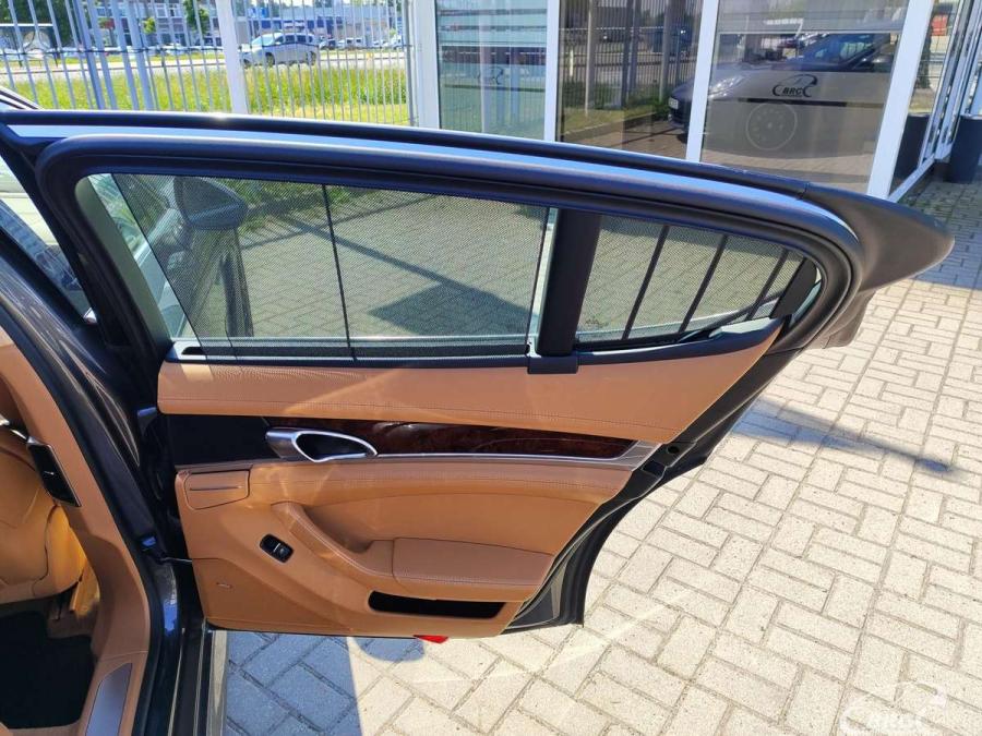 Grey Porsche Panamera 2014 in Klaipeda, with an engine capacity of 3.00 L and mileage of 121 thousand km for 24900 €, photo 12 on AUTOMOTO.COM.LV