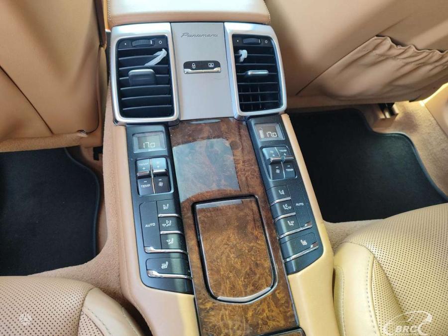 Grey Porsche Panamera 2014 in Klaipeda, with an engine capacity of 3.00 L and mileage of 121 thousand km for 24900 €, photo 20 on AUTOMOTO.COM.LV