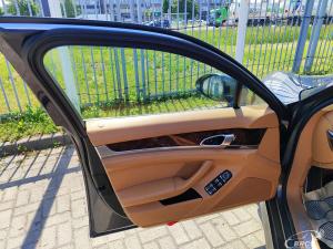Grey Porsche Panamera 2014 in Klaipeda, with an engine capacity of 3.00 L and mileage of 121 thousand km for 24900 €, photo 22 on AUTOMOTO.COM.LV