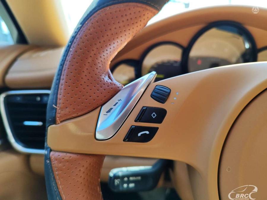 Grey Porsche Panamera 2014 in Klaipeda, with an engine capacity of 3.00 L and mileage of 121 thousand km for 24900 €, photo 26 on AUTOMOTO.COM.LV