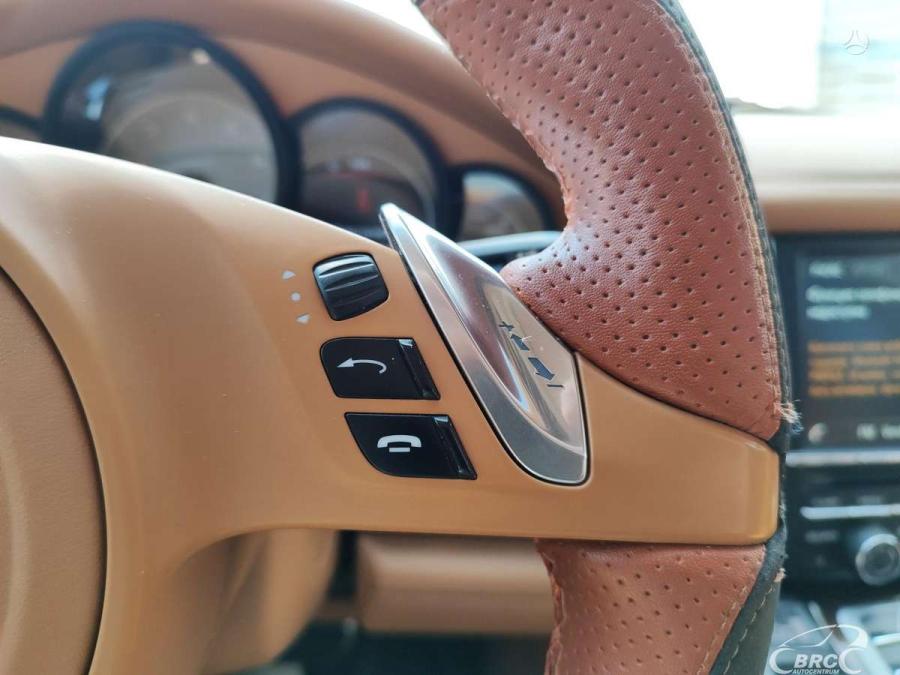 Grey Porsche Panamera 2014 in Klaipeda, with an engine capacity of 3.00 L and mileage of 121 thousand km for 24900 €, photo 27 on AUTOMOTO.COM.LV