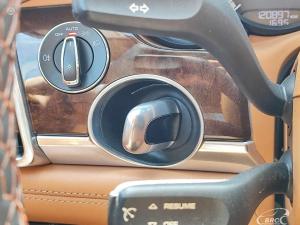 Grey Porsche Panamera 2014 in Klaipeda, with an engine capacity of 3.00 L and mileage of 121 thousand km for 24900 €, photo 30 on AUTOMOTO.COM.LV