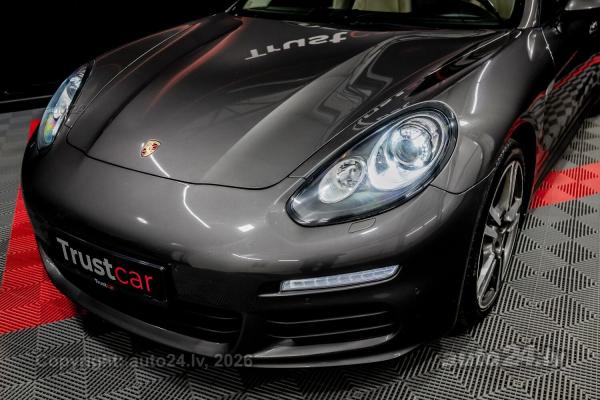Grey Porsche Panamera 2015 in Parnu, with an engine capacity of 3.00 L and mileage of 249 thousand km for 26000 €, photo 3 on AUTOMOTO.COM.LV