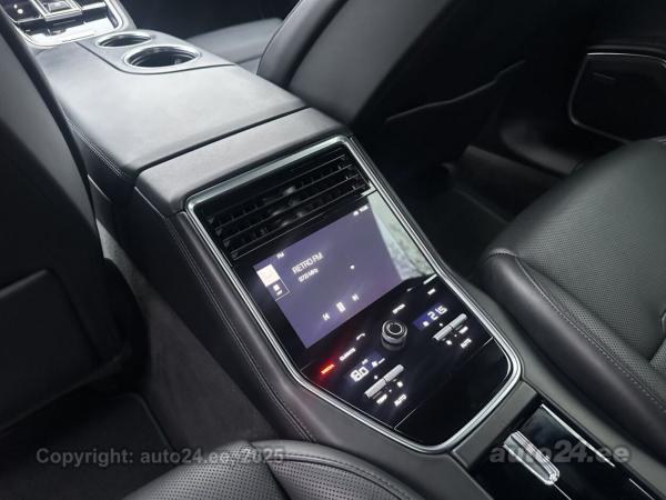 Grey Porsche Panamera 2017 in Tallinn, with an engine capacity of 4.00 L and mileage of 180 thousand km for 47900 €, photo 11 on AUTOMOTO.COM.LV