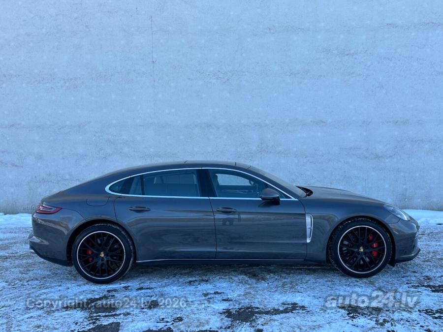 Pelēks Porsche Panamera 2017 Tallina, ar dzinēja tilpumu 4.00 L un nobraukumu 167 tūkst. km par 57000 €, foto 2 vietnē AUTOMOTO.COM.LV