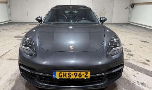 Pelēks Porsche Panamera 2017 Kauņa, ar dzinēja tilpumu 2.89 L un nobraukumu 200 tūkst. km par 33384 €, foto 2 vietnē AUTOMOTO.COM.LV
