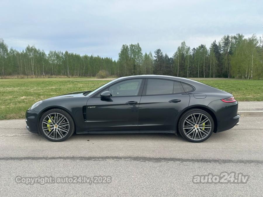 Grey Porsche Panamera 2017 in Tartu, with an engine capacity of 2.90 L and mileage of 146 thousand km for 47900 €, photo 3 on AUTOMOTO.COM.LV