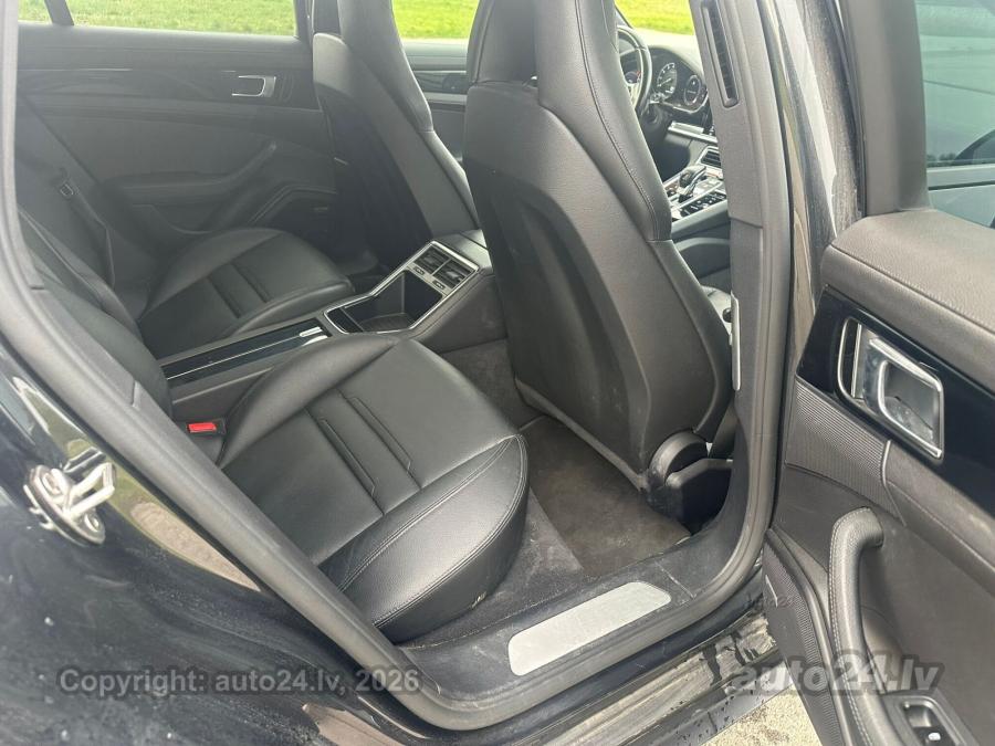 Grey Porsche Panamera 2017 in Tartu, with an engine capacity of 2.90 L and mileage of 146 thousand km for 47900 €, photo 15 on AUTOMOTO.COM.LV