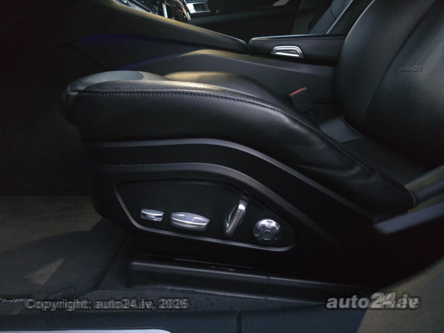 Grey Porsche Panamera 2017 in Tallinn, with an engine capacity of 4.00 L and mileage of 181 thousand km for 45990 €, photo 23 on AUTOMOTO.COM.LV