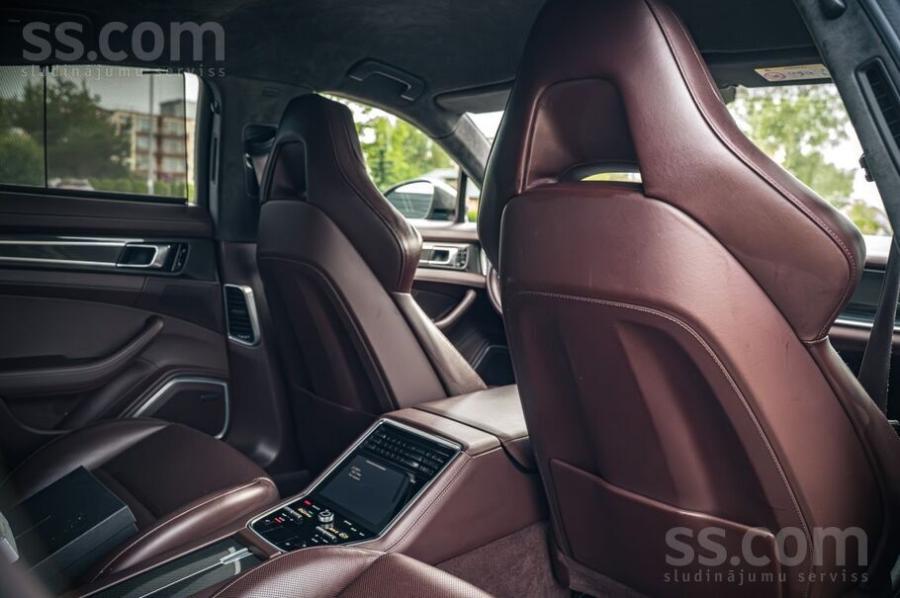 Grey Porsche Panamera 2017 in Riga, with an engine capacity of 4.00 L and mileage of 265 thousand km for 39990 €, photo 12 on AUTOMOTO.COM.LV