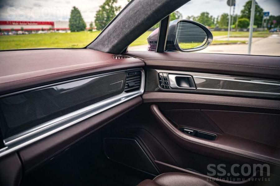 Grey Porsche Panamera 2017 in Riga, with an engine capacity of 4.00 L and mileage of 265 thousand km for 39990 €, photo 20 on AUTOMOTO.COM.LV