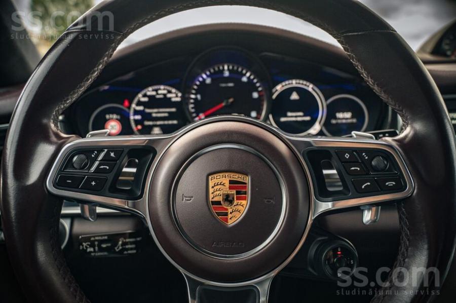 Grey Porsche Panamera 2017 in Riga, with an engine capacity of 4.00 L and mileage of 265 thousand km for 39990 €, photo 28 on AUTOMOTO.COM.LV