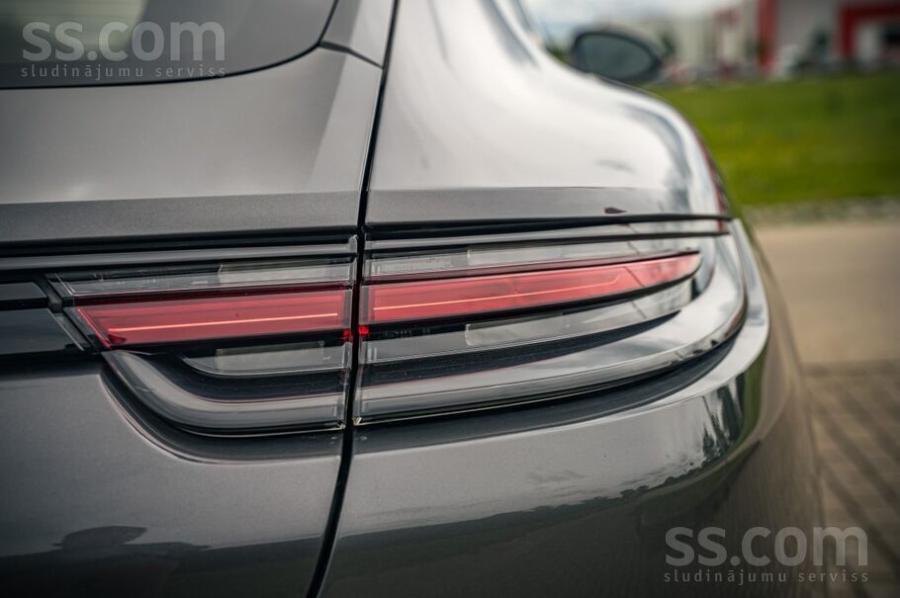 Grey Porsche Panamera 2017 in Riga, with an engine capacity of 4.00 L and mileage of 265 thousand km for 39990 €, photo 33 on AUTOMOTO.COM.LV