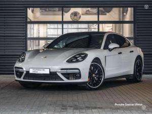 Grey Porsche Panamera 2017 in Vilnius, with an engine capacity of 4.00 L and mileage of 142 thousand km for 49500 €, photo 3 on AUTOMOTO.COM.LV