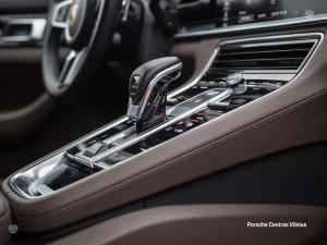 Grey Porsche Panamera 2017 in Vilnius, with an engine capacity of 4.00 L and mileage of 142 thousand km for 49500 €, photo 8 on AUTOMOTO.COM.LV