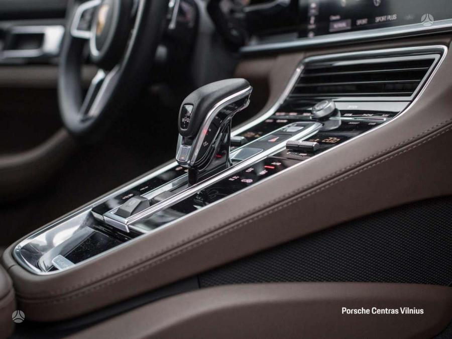 Grey Porsche Panamera 2017 in Vilnius, with an engine capacity of 4.00 L and mileage of 142 thousand km for 49500 €, photo 8 on AUTOMOTO.COM.LV