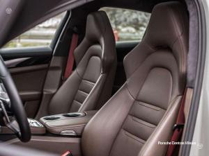 Grey Porsche Panamera 2017 in Vilnius, with an engine capacity of 4.00 L and mileage of 142 thousand km for 49500 €, photo 9 on AUTOMOTO.COM.LV