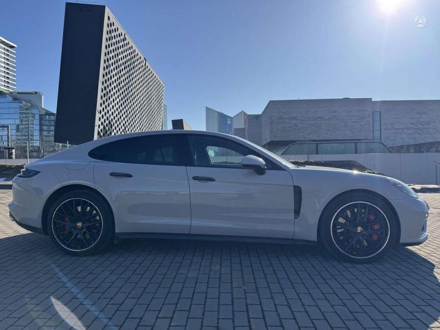 Grey Porsche Panamera 2017 in Vilnius, with an engine capacity of 4.00 L and mileage of 142 thousand km for 49500 €, photo 15 on AUTOMOTO.COM.LV