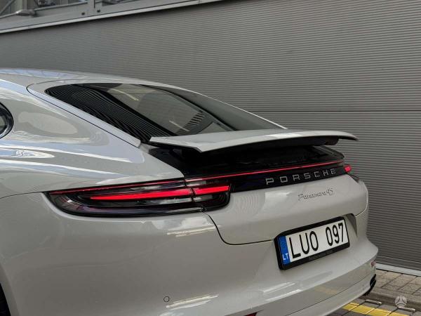 Grey Porsche Panamera 2017 in Vilnius, with an engine capacity of 2.89 L and mileage of 120 thousand km for 52900 €, photo 5 on AUTOMOTO.COM.LV