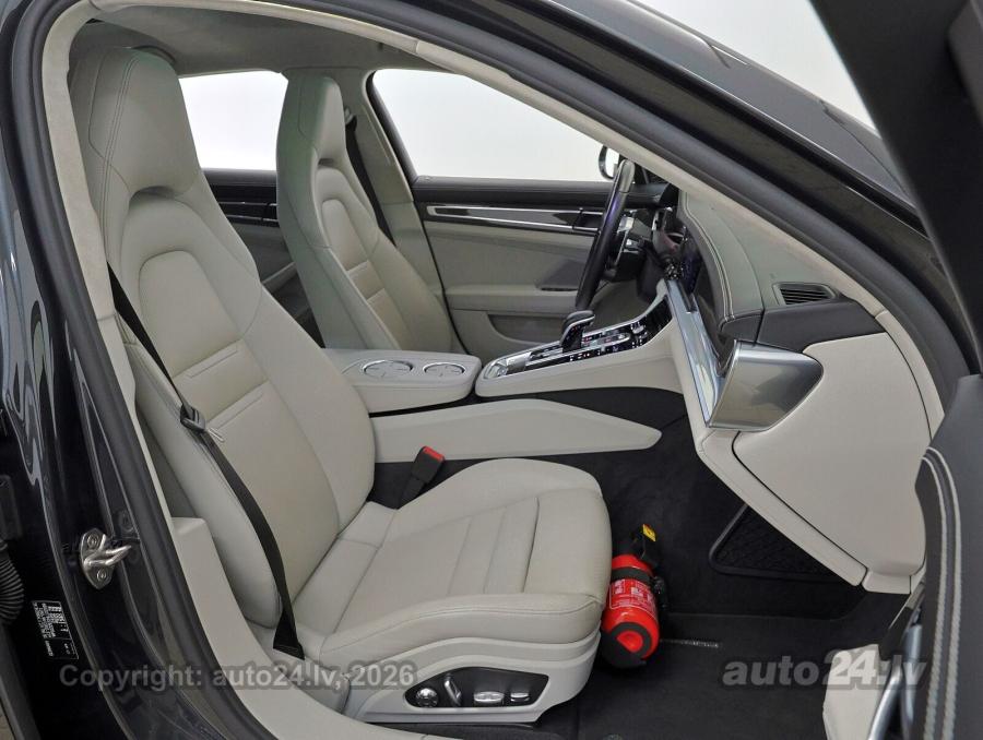 Pelēks Porsche Panamera 2017 Tallina, ar dzinēja tilpumu 2.90 L un nobraukumu 73 tūkst. km par 55000 €, foto 12 vietnē AUTOMOTO.COM.LV