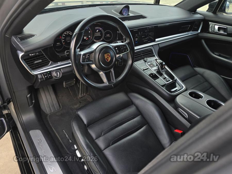 Grey Porsche Panamera 2017 in Tallinn, with an engine capacity of 4.00 L and mileage of 181 thousand km for 45990 €, photo 8 on AUTOMOTO.COM.LV