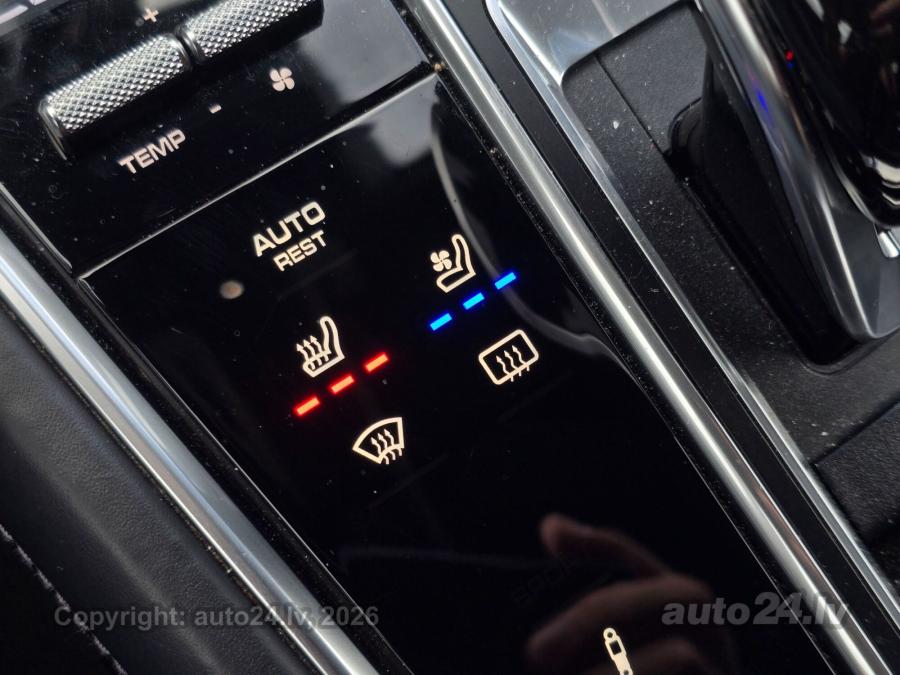 Grey Porsche Panamera 2017 in Tallinn, with an engine capacity of 4.00 L and mileage of 181 thousand km for 45990 €, photo 14 on AUTOMOTO.COM.LV