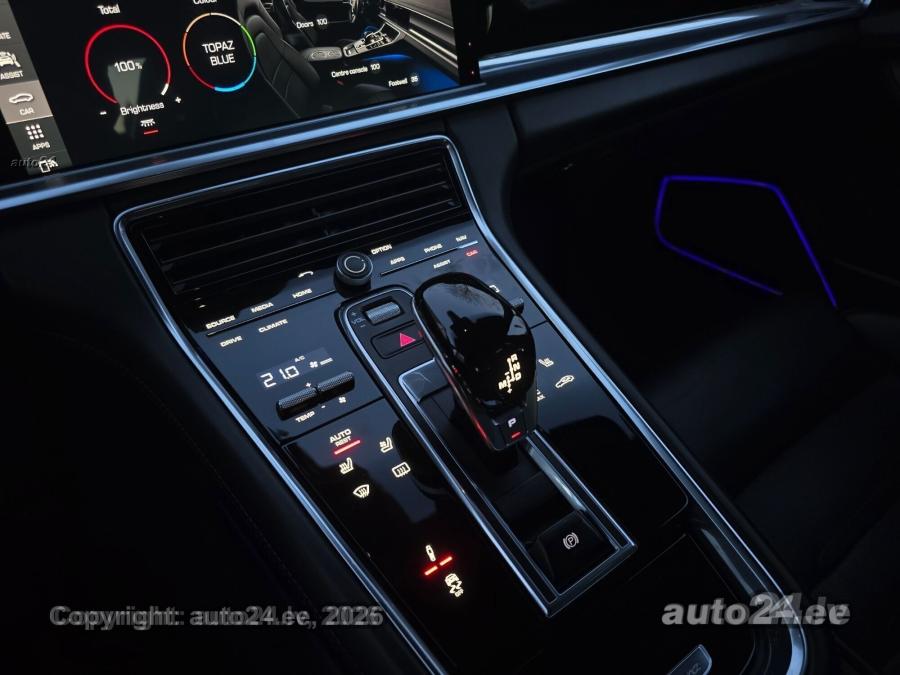 Grey Porsche Panamera 2017 in Tallinn, with an engine capacity of 4.00 L and mileage of 181 thousand km for 45990 €, photo 17 on AUTOMOTO.COM.LV