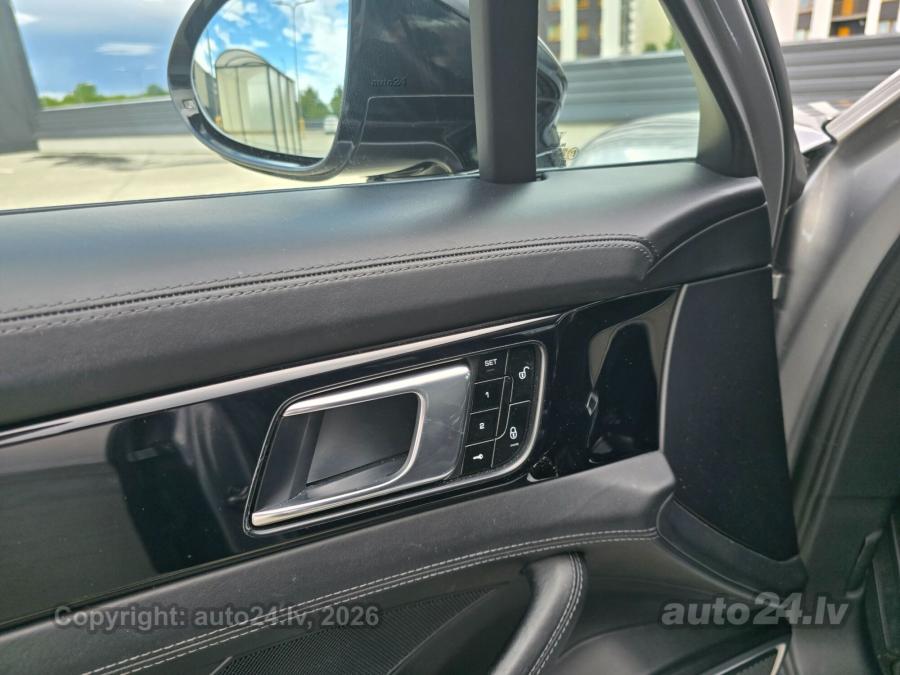 Grey Porsche Panamera 2017 in Tallinn, with an engine capacity of 4.00 L and mileage of 181 thousand km for 45990 €, photo 20 on AUTOMOTO.COM.LV