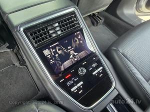 Grey Porsche Panamera 2017 in Tallinn, with an engine capacity of 4.00 L and mileage of 181 thousand km for 45990 €, photo 21 on AUTOMOTO.COM.LV