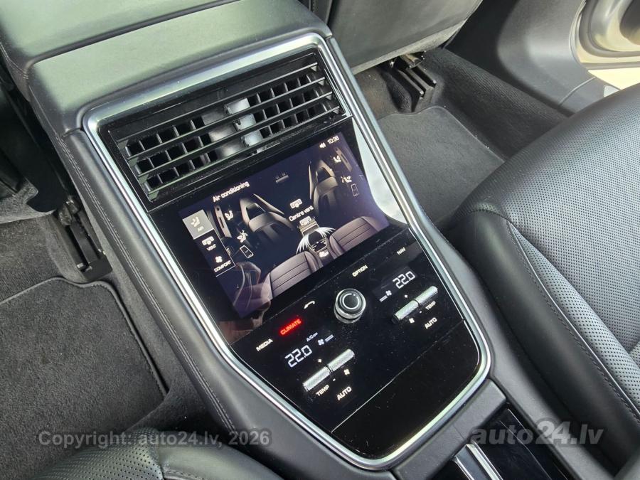 Grey Porsche Panamera 2017 in Tallinn, with an engine capacity of 4.00 L and mileage of 181 thousand km for 45990 €, photo 21 on AUTOMOTO.COM.LV