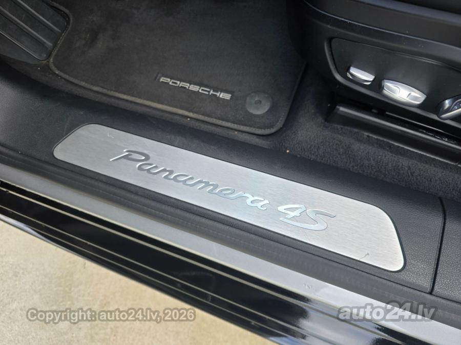 Grey Porsche Panamera 2017 in Tallinn, with an engine capacity of 4.00 L and mileage of 181 thousand km for 45990 €, photo 24 on AUTOMOTO.COM.LV