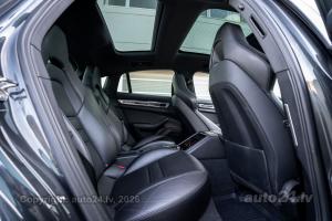 Pelēks Porsche Panamera 2017 Tartu, ar dzinēja tilpumu 2.90 L un nobraukumu 179 tūkst. km par 39900 €, foto 13 vietnē AUTOMOTO.COM.LV