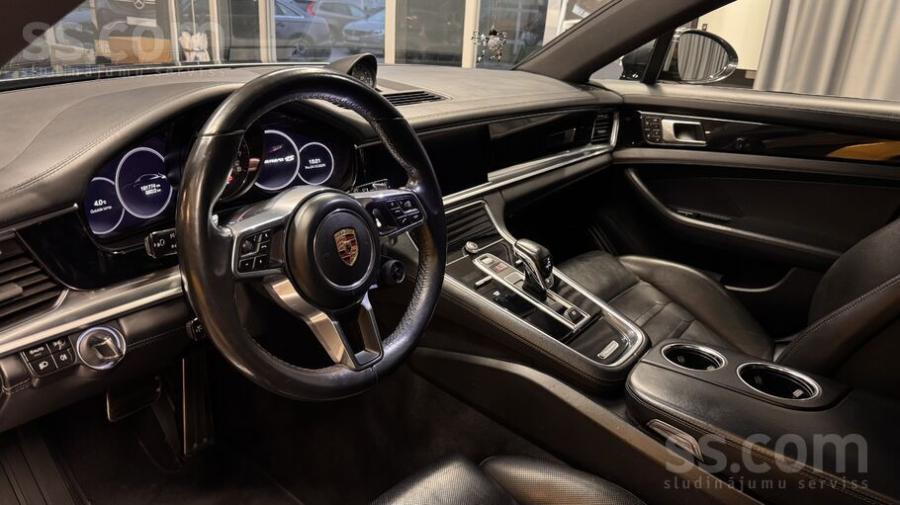 Pelēks Porsche Panamera 2018 Rīga, ar dzinēja tilpumu 2.90 L un nobraukumu 182 tūkst. km par 44990 €, foto 8 vietnē AUTOMOTO.COM.LV