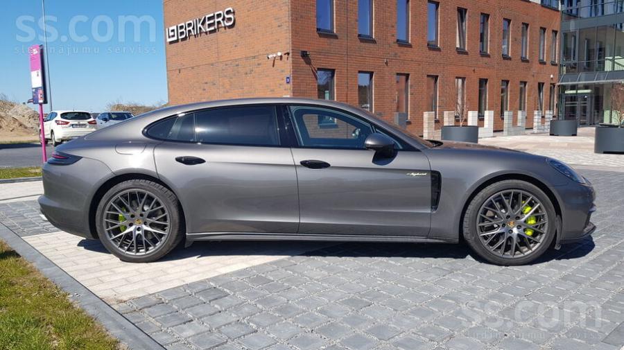 Pelēks Porsche Panamera 2018 Rīga, ar dzinēja tilpumu 2.90 L un nobraukumu 132 tūkst. km par 44900 €, foto 5 vietnē AUTOMOTO.COM.LV