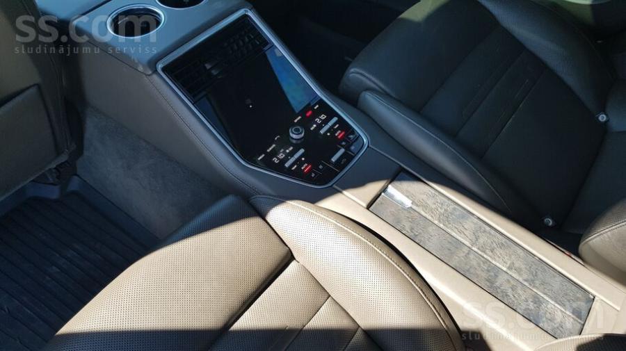 Pelēks Porsche Panamera 2018 Rīga, ar dzinēja tilpumu 2.90 L un nobraukumu 132 tūkst. km par 44900 €, foto 15 vietnē AUTOMOTO.COM.LV