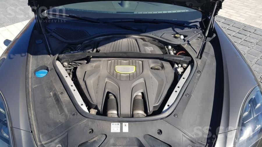 Pelēks Porsche Panamera 2018 Rīga, ar dzinēja tilpumu 2.90 L un nobraukumu 132 tūkst. km par 44900 €, foto 27 vietnē AUTOMOTO.COM.LV