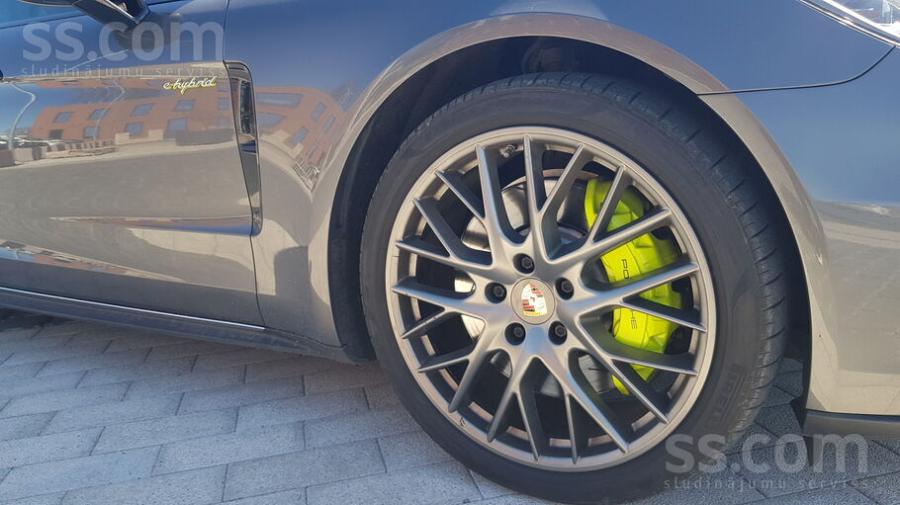 Pelēks Porsche Panamera 2018 Rīga, ar dzinēja tilpumu 2.90 L un nobraukumu 132 tūkst. km par 44900 €, foto 28 vietnē AUTOMOTO.COM.LV